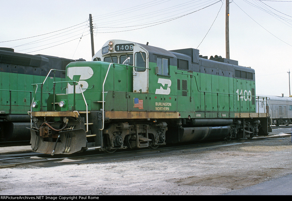 BN 1409, EMD GP10, at BN's Eola Yard
